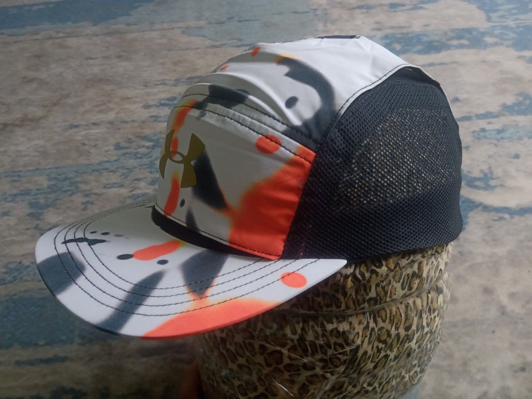 UNDER ARMOUR UA HEATGEAR KAZOKU CAMO STYLE ULTRALIGHT QUICKDRY COMPACT ...