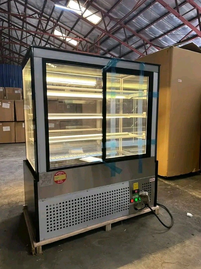 CAKE DISPLAY CHILLER, Food & Drinks, Chilled & Frozen Food on Carousell