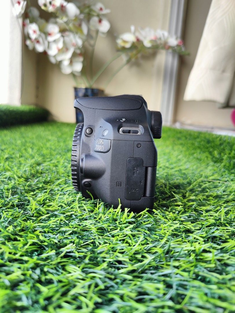 Canon 200D with kit len 18 -55 mm, Photography, Cameras on Carousell