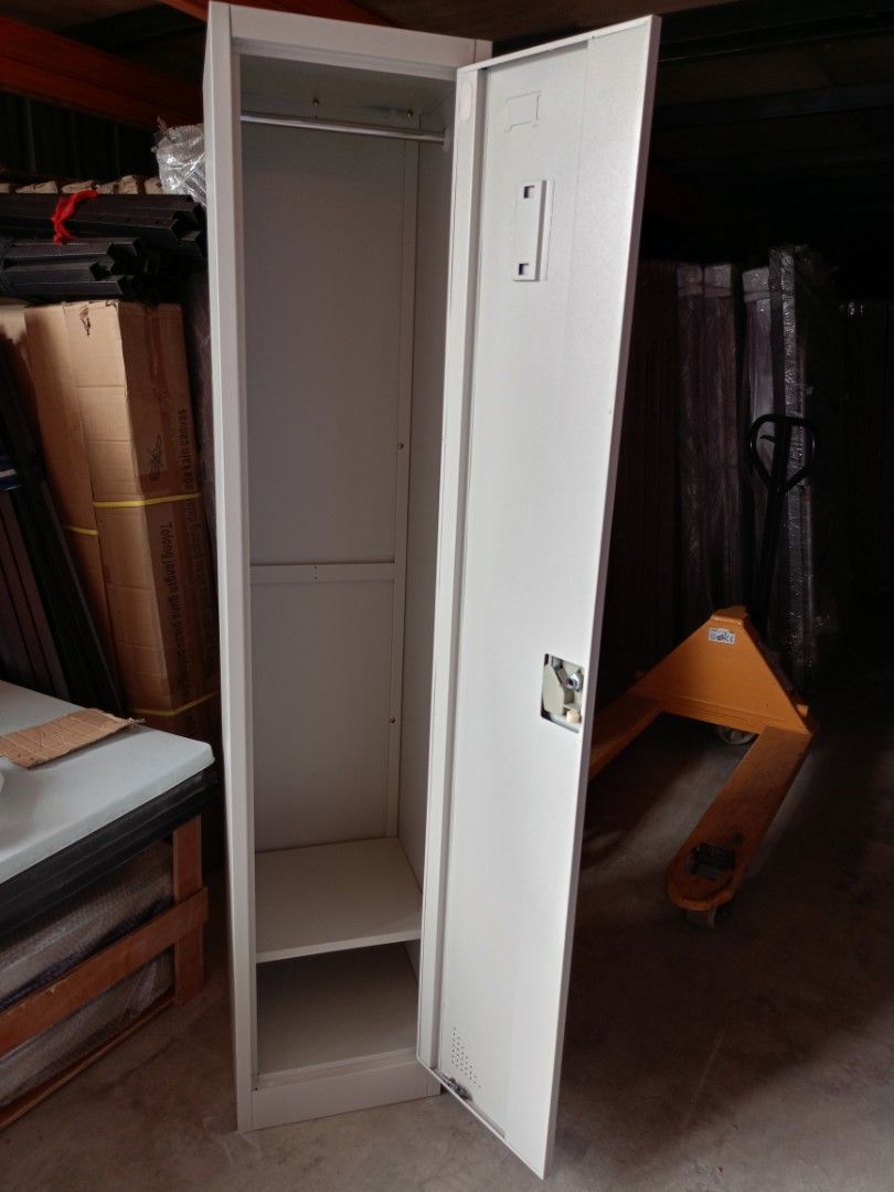 Locker 1 pintu siap pasang pekerja, Furniture & Home Living, Furniture ...