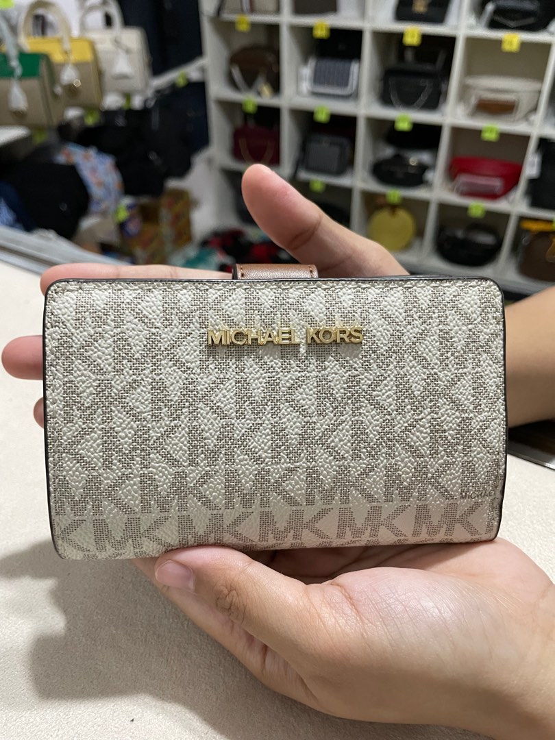 Michael Kors Bifold Wallet, Luxury, Bags & Wallets on Carousell