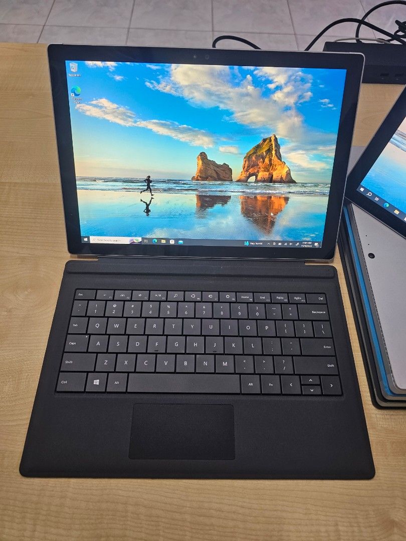 Microsoft Surface Pro 4 (i5/8GB/256GB), Computers & Tech, Laptops ...