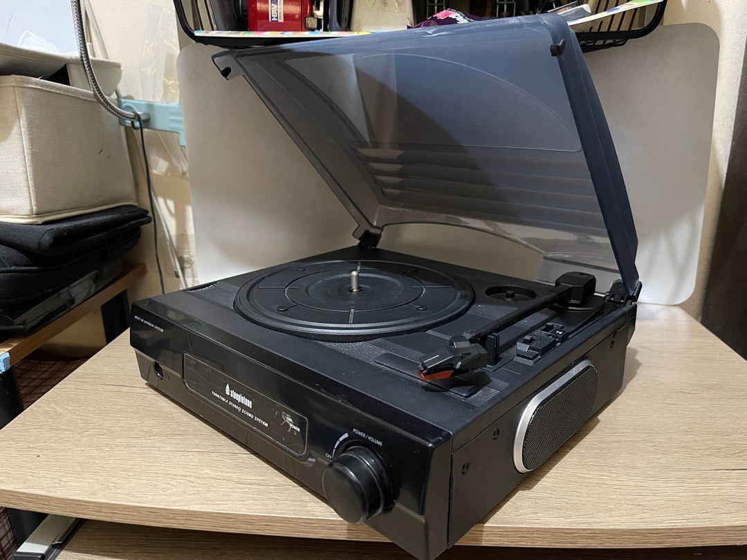 Steepletone Turntable with Built in stereo Speaker 220v As Is, Hobbies ...