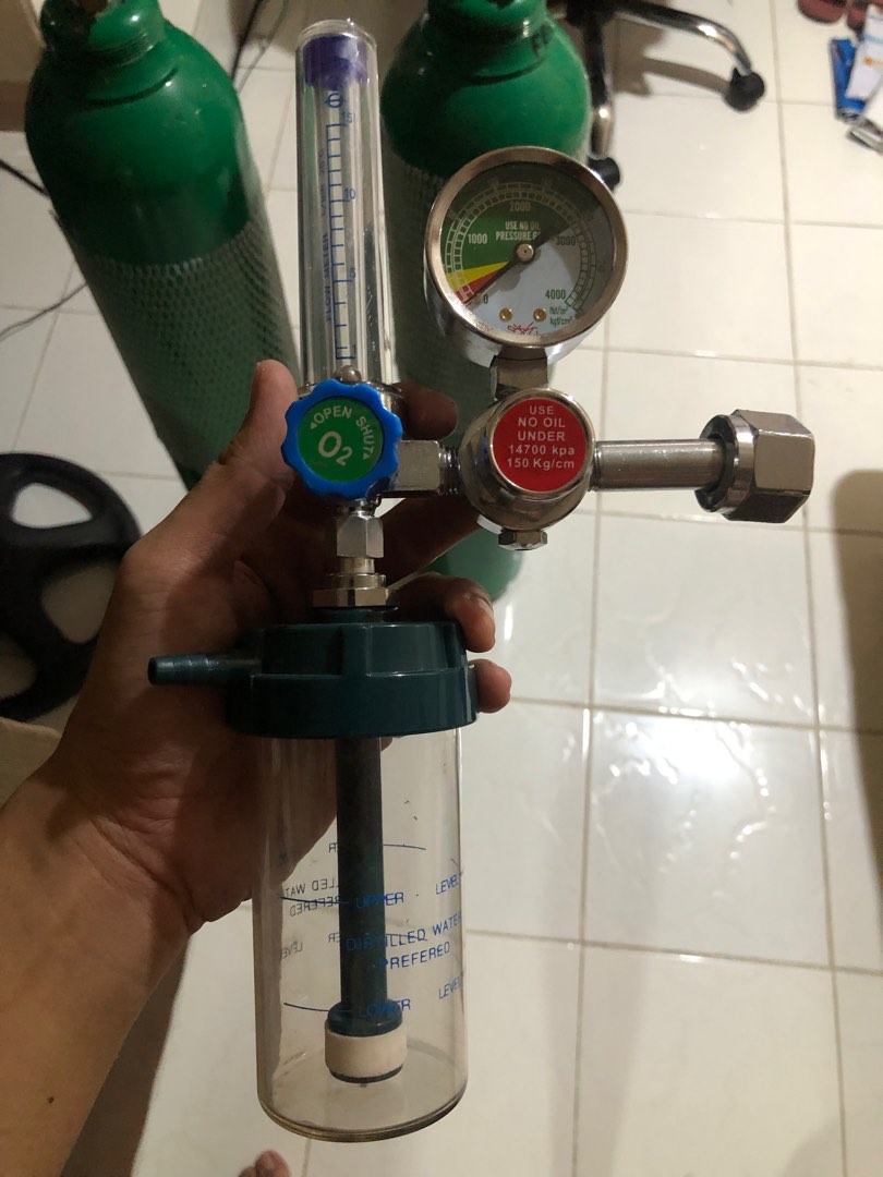2 oxygen Tank with 1 regulator, Health & Nutrition, Medical Supplies ...