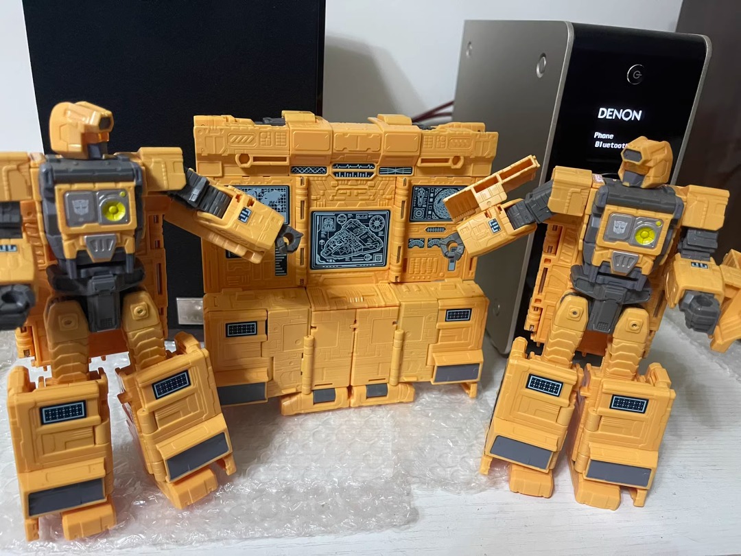 FREE Shipping. AUTOBOT MAINFRAME Transformers War Cybertron Kingdom ...