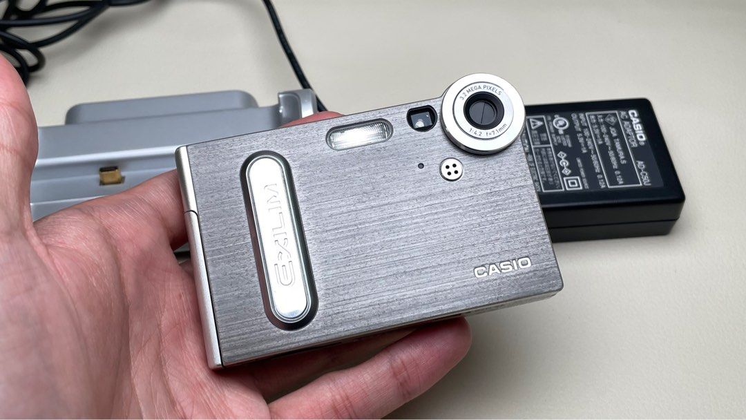 Casio exilim ex s3 card digicam limited edition 7 eleven release ...