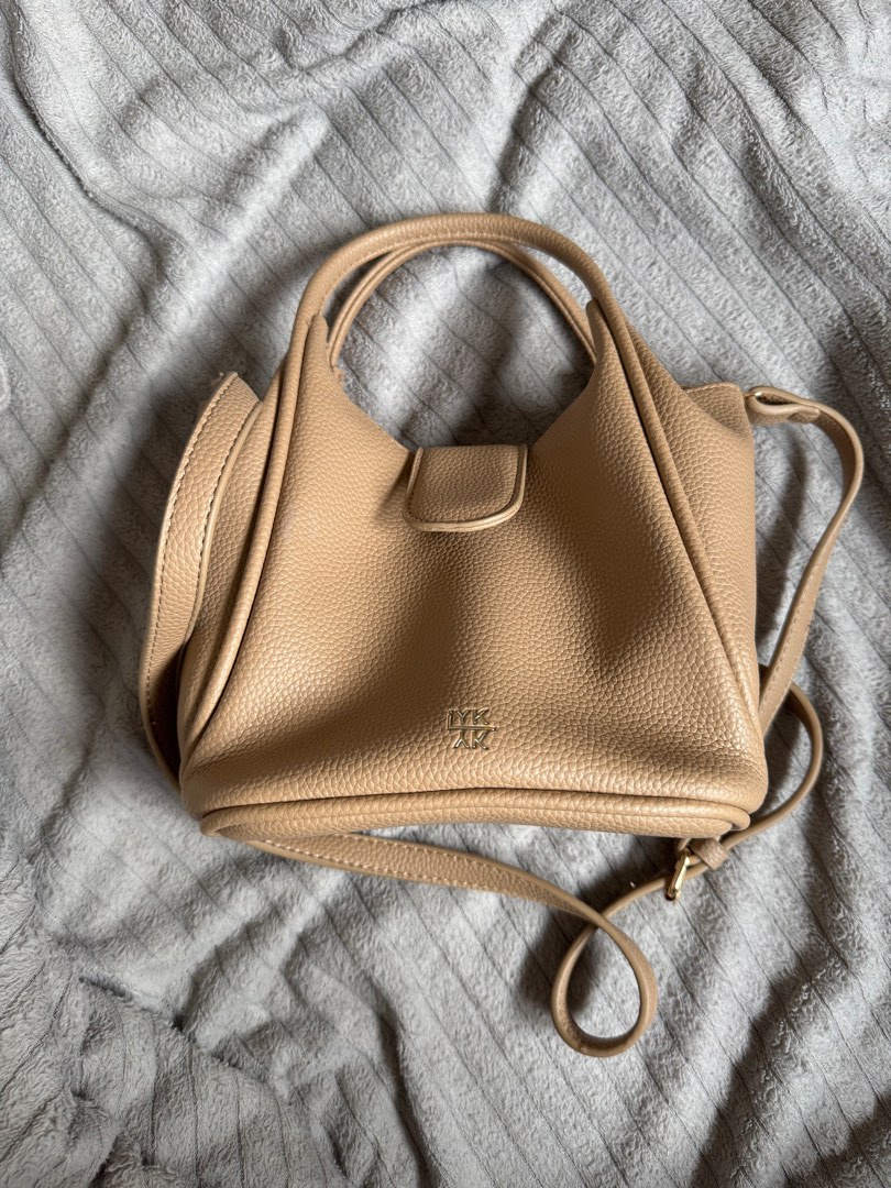 CLEEF BAG, Women's Fashion, Bags & Wallets, Cross-body Bags on Carousell