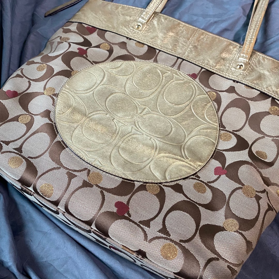 COACH Tote Bag Laura Secret Admirer , Luxury, Bags & Wallets on Carousell
