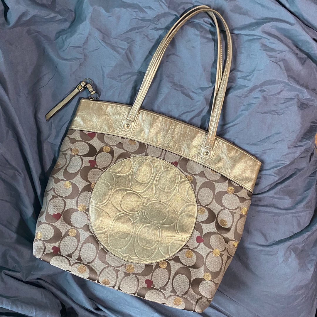 Coach Laura Secret Admirer Tote Bag, Luxury, Bags & Wallets on Carousell