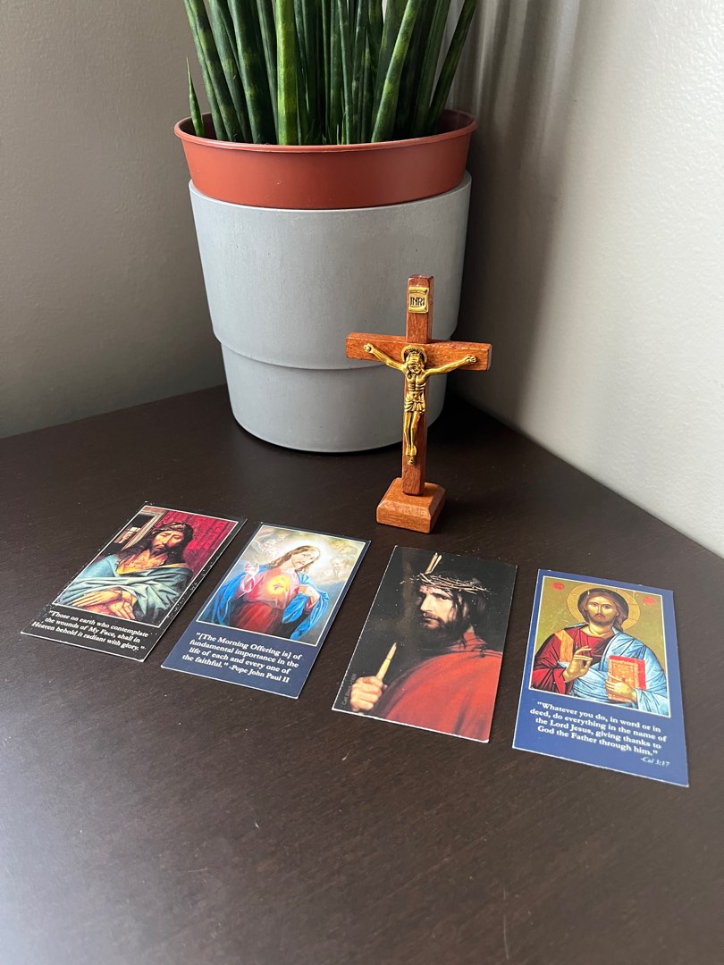 Desk/Dashboard Crucifix, Hobbies & Toys, Memorabilia & Collectibles ...