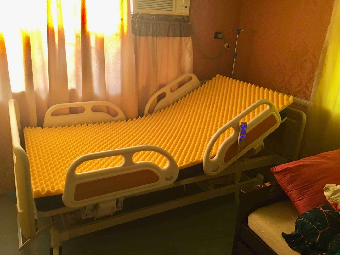 Electric Hospital / Mechanical Bed, Furniture & Home Living, Furniture ...