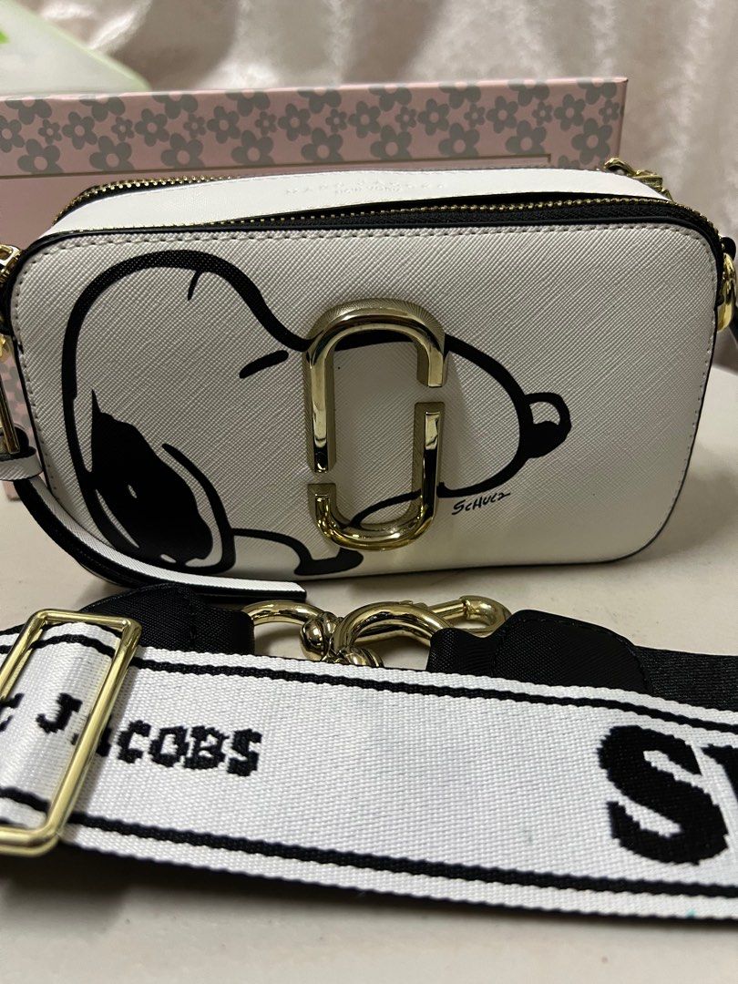 Marc Jacobs snoopy snapshot camera bag white, Women's Fashion, Bags ...