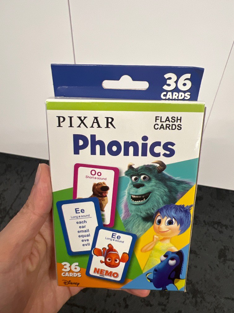 PIXAR Phonics Flash Cards, 興趣及遊戲, 書本 & 文具, 小朋友書 - Carousell