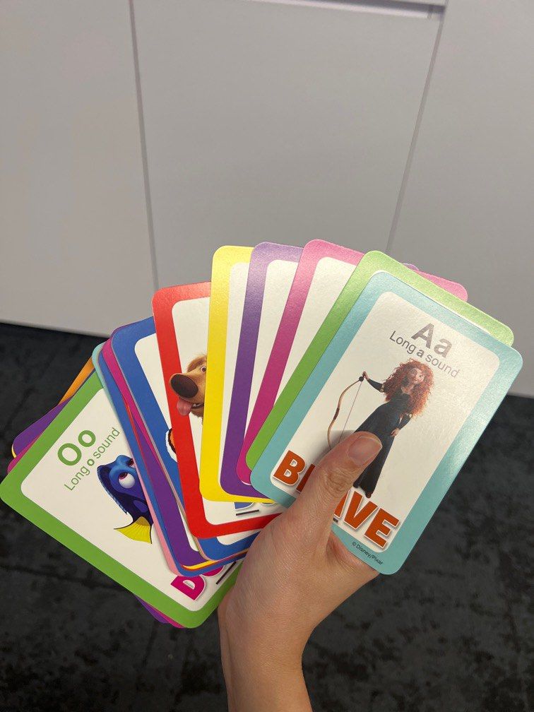 PIXAR Phonics Flash Cards, 興趣及遊戲, 書本 & 文具, 小朋友書 - Carousell