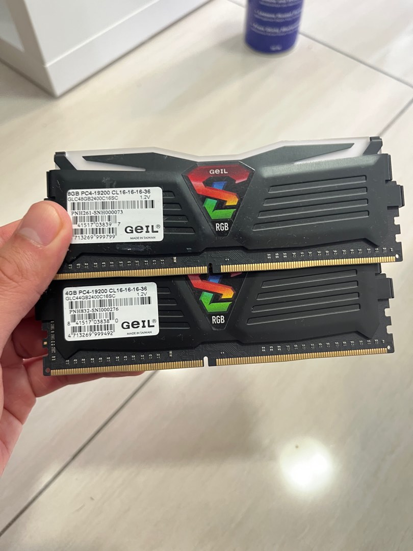 Super Luce RGB Sync 8GB & 4GB RAM 2400 MHz, CL16, Computers & Tech ...