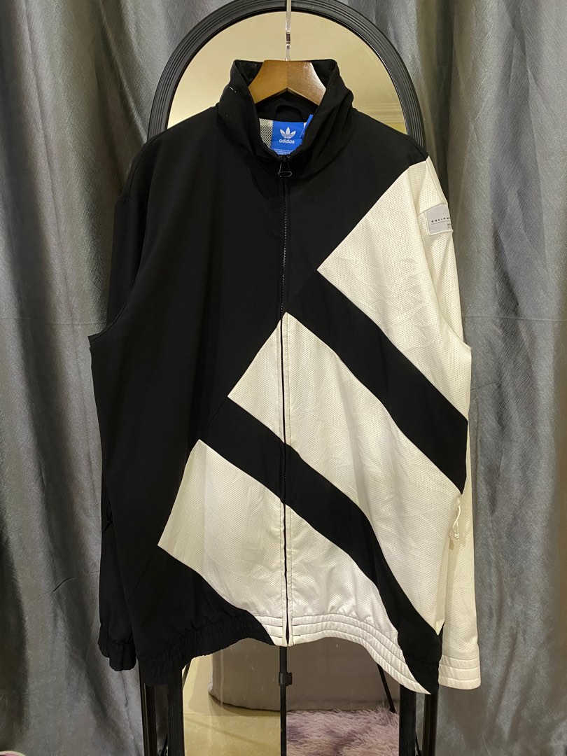 Adidas Balok Big Logo, Fesyen Pria, Pakaian , Atasan di Carousell