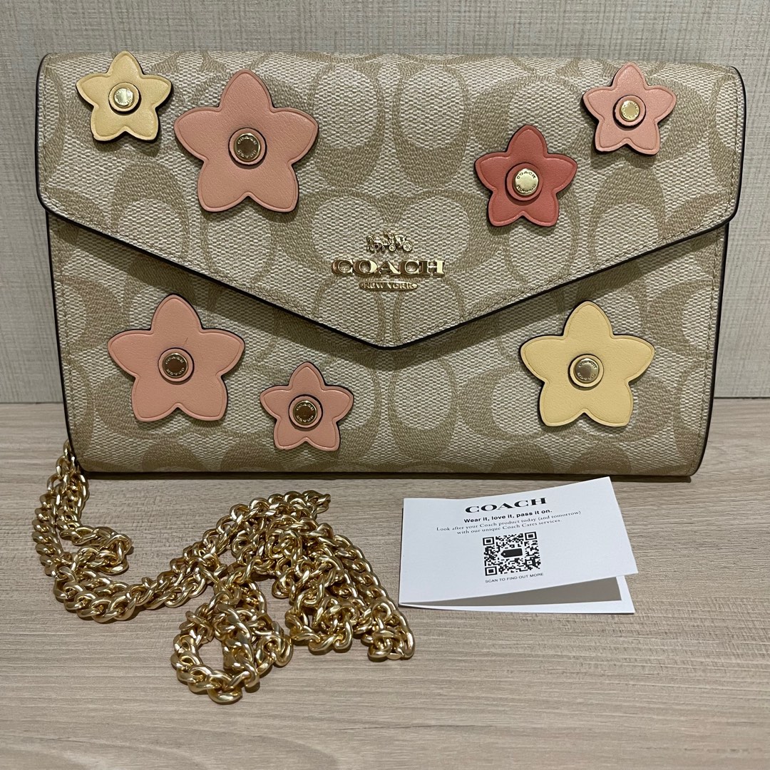 Coach Envelope Clutch Crossbody, Luxury, Bags & Wallets on Carousell