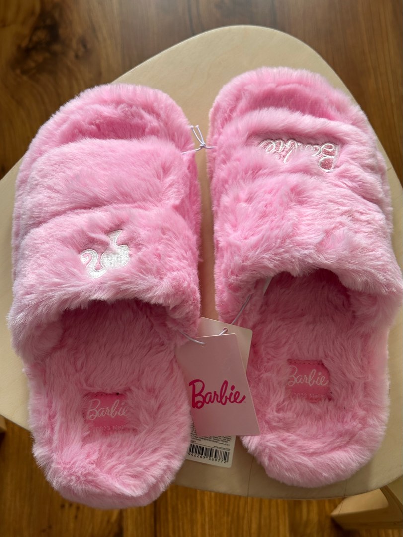 fluffy slides (barbie x miniso ), Women's Fashion, Footwear, Flipflops ...