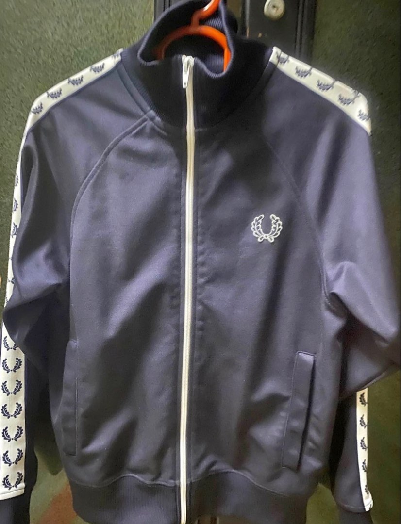 fred perry tracktop original, Men's Fashion, Activewear on Carousell