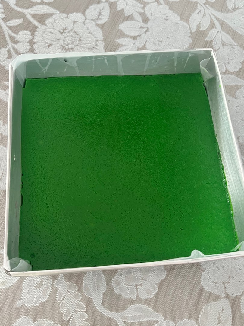 Putri salat pulut hitam kuih seri muka, Food & Drinks, Homemade Bakes ...