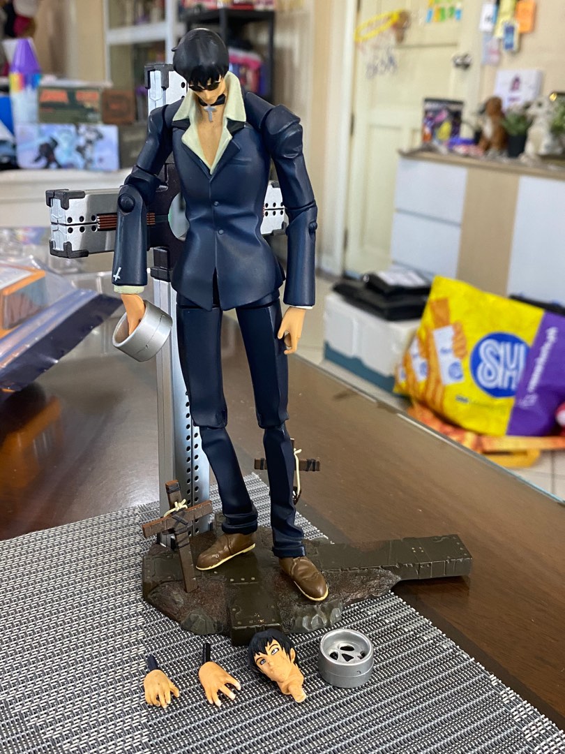 TRIGUN The Planet Gun Smoke Kaiyodo Nicholas Wolfwood figure Opened ...