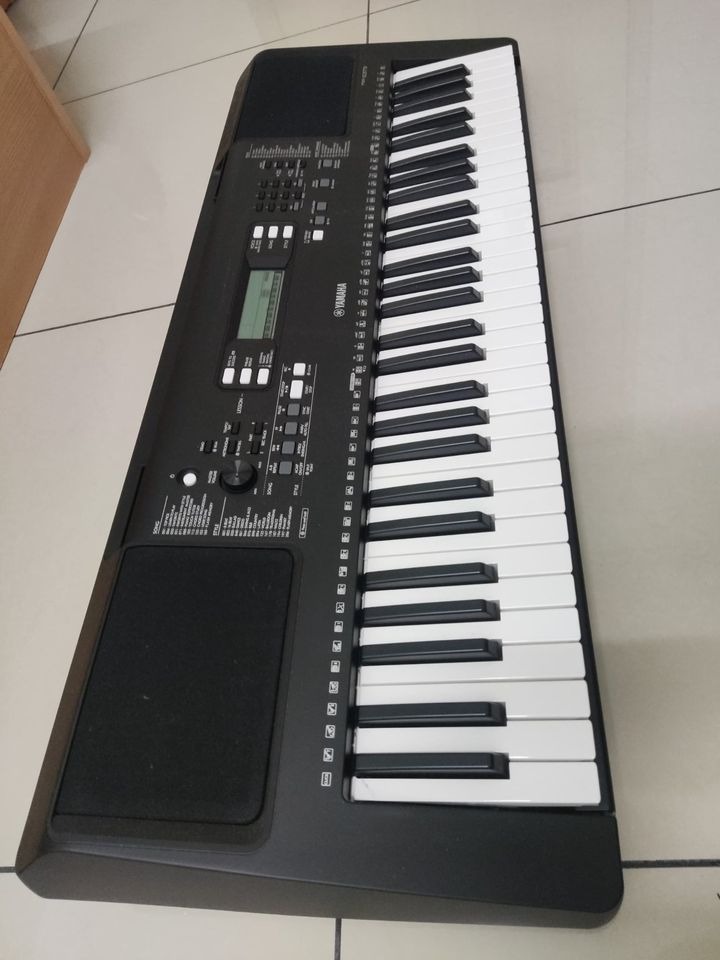 Yamaha Keyboard PSR-E373, Hobbies & Toys, Music & Media, Musical ...
