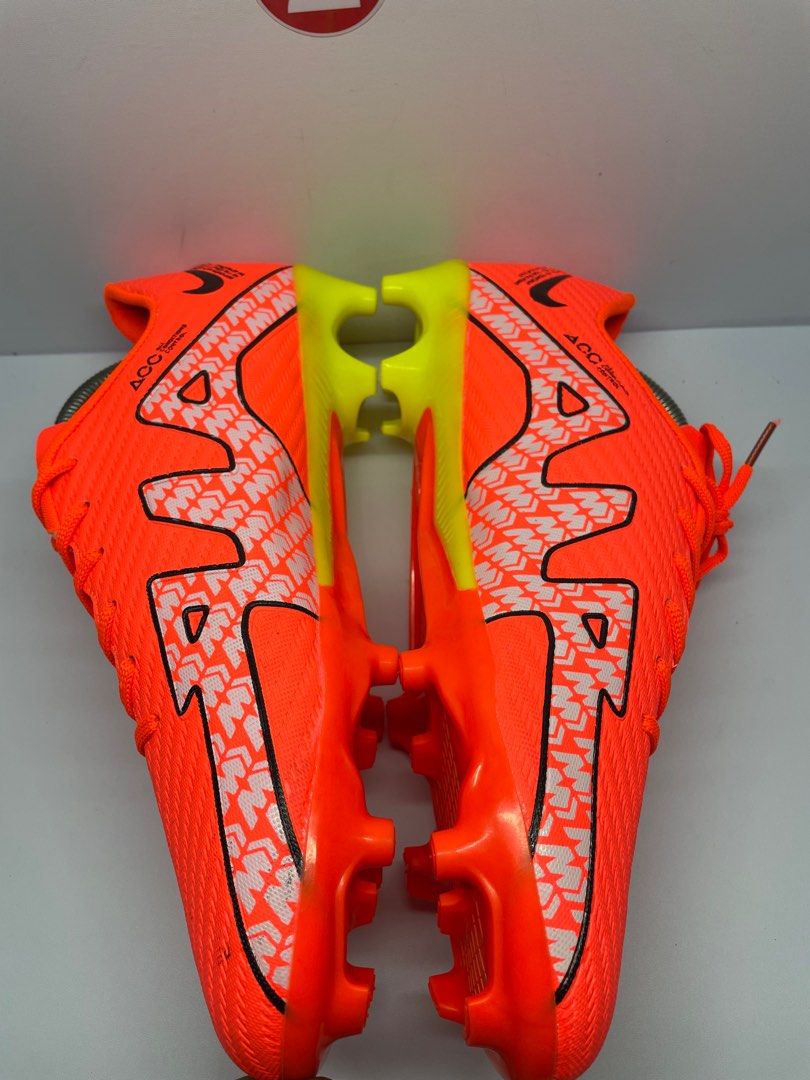 Boot bola kasut bola nike 8.5uk, Men's Fashion, Footwear, Boots on ...