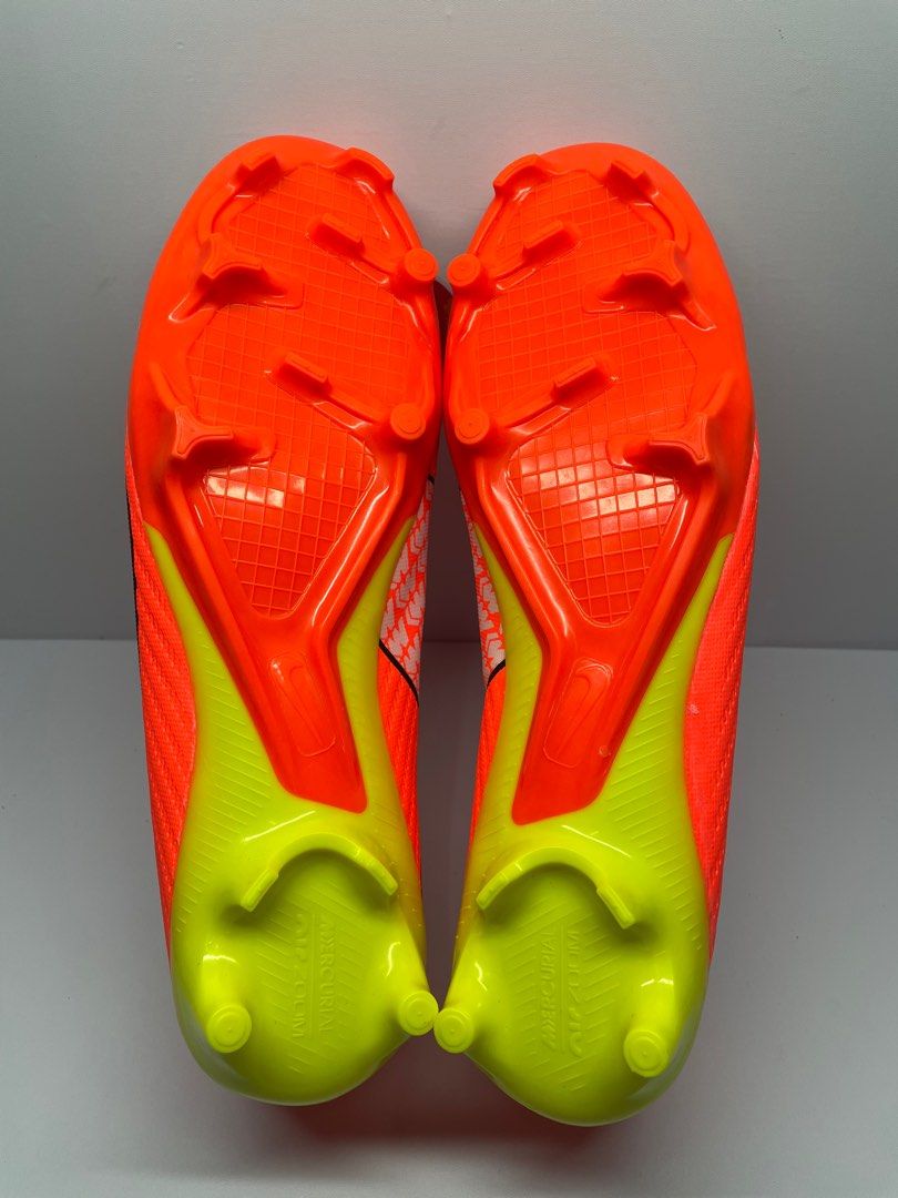 Boot bola kasut bola nike 8.5uk, Men's Fashion, Footwear, Boots on ...