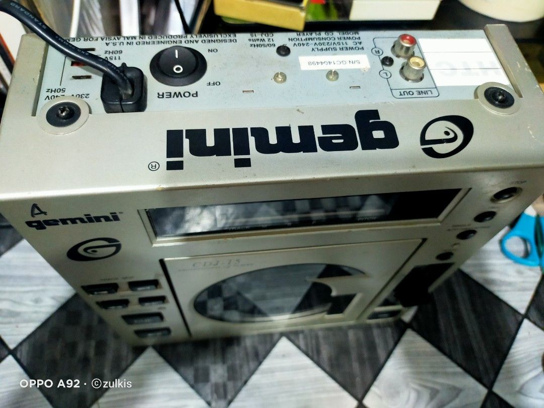 Top Loading CD player Gemini model CDJ-15, Audio, Portable Music ...