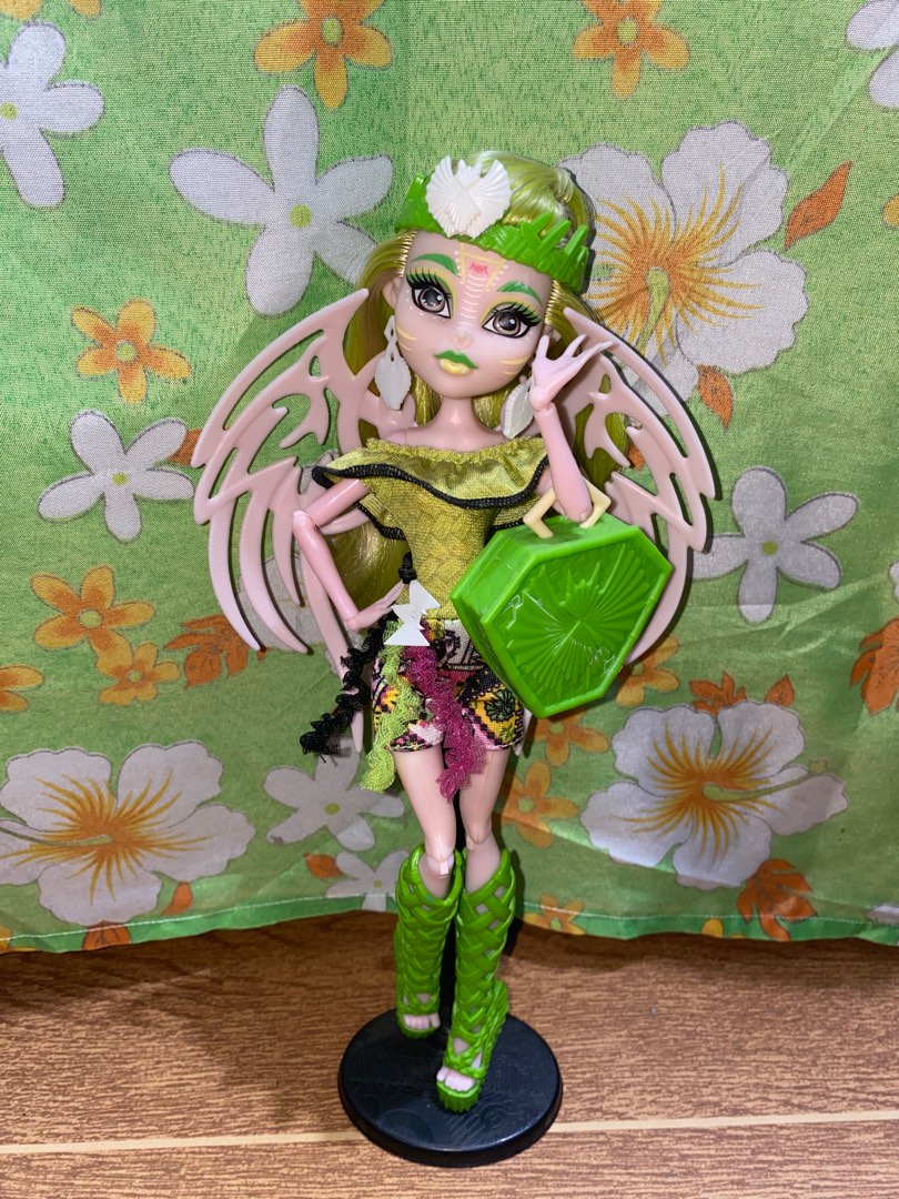 Monster high basic Batsy, Hobbies & Toys, Toys & Games on Carousell