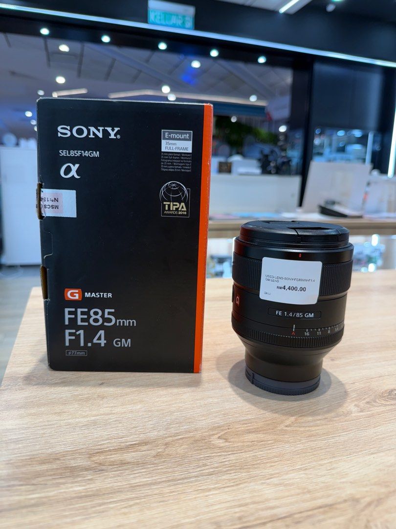 Used Sony FE 85MM F1.4 GM Lens, Photography, Lens & Kits on Carousell