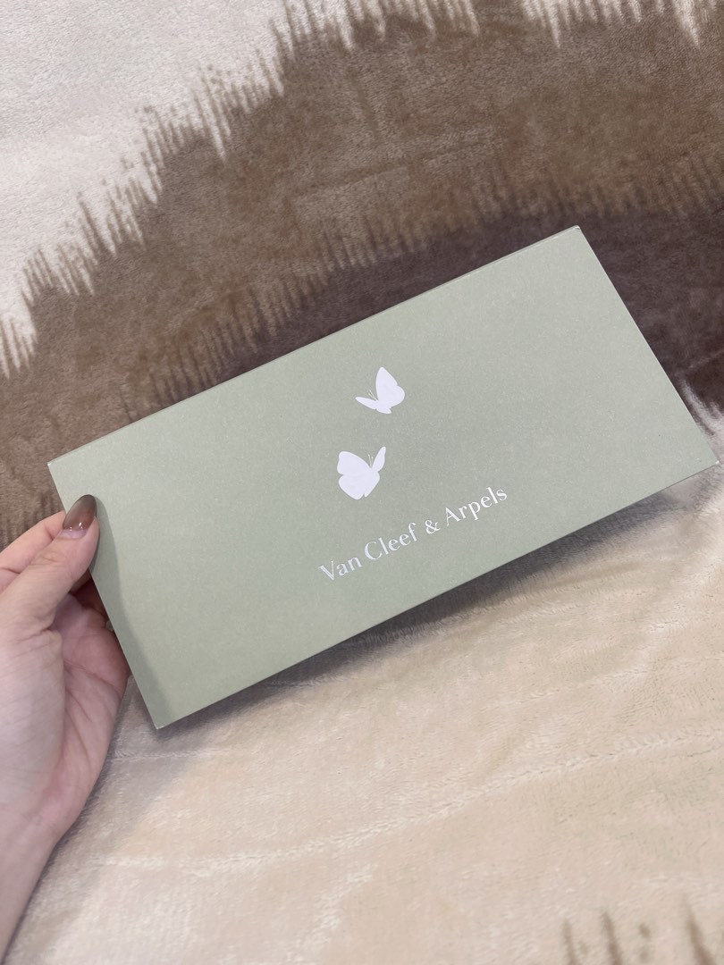 VCA Van Cleef receipt card holder, Women's Fashion, Jewelry ...