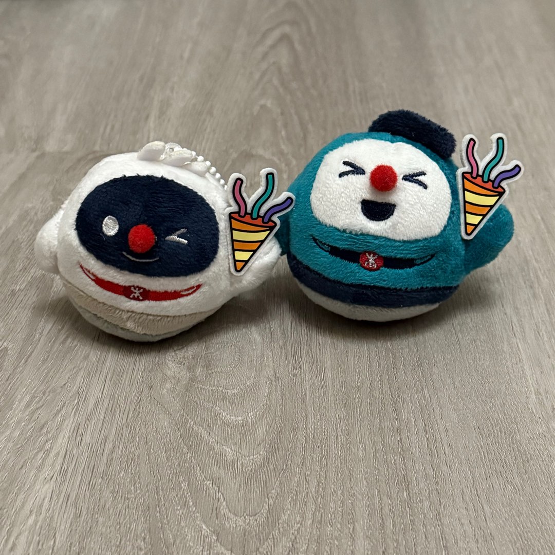 港鐵嘉年華 港鐵45周年 Chill Fun MTR 掛袋毛公仔一對, 興趣及遊戲, 玩具 & 遊戲類 - Carousell