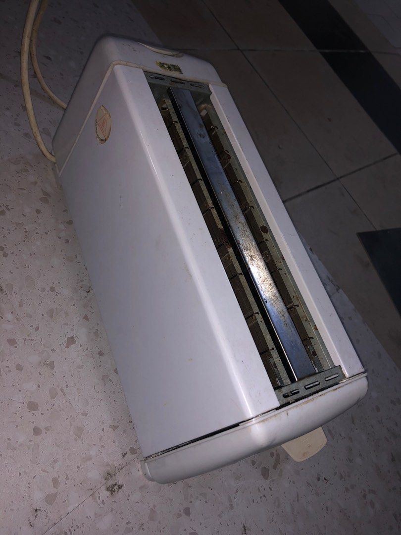 Pembakar Roti, TV & Home Appliances, Other Home Appliances on Carousell