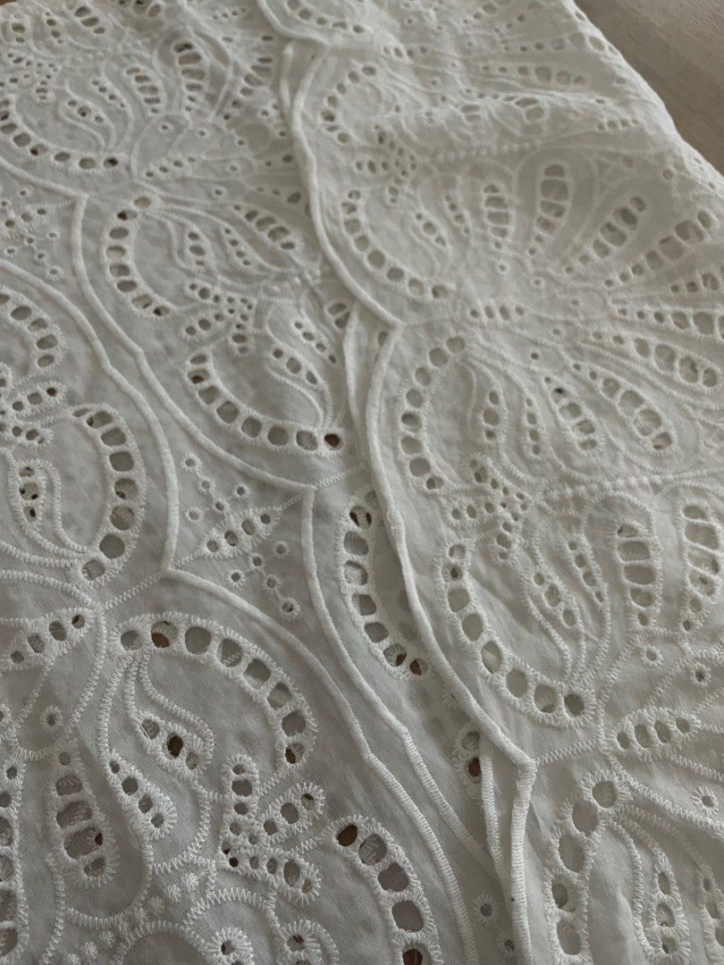 White Embroidery selendang, Women's Fashion, Muslimah Fashion, Hijabs ...