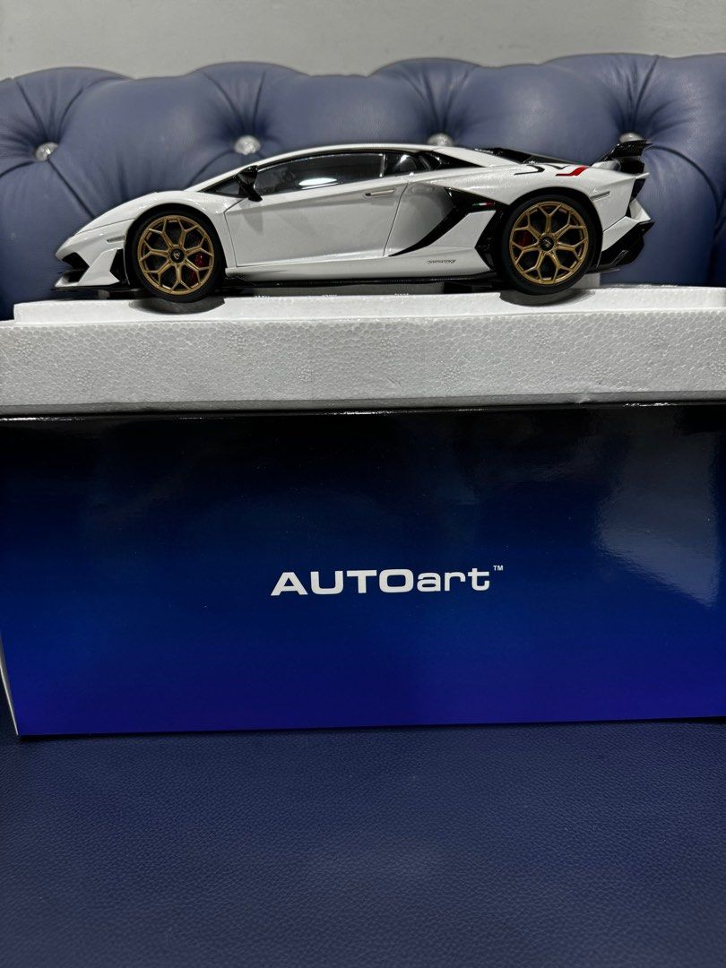 AUTOART LAMBORGHINI AVENTADOR SVJ, Hobbies & Toys, Collectibles ...