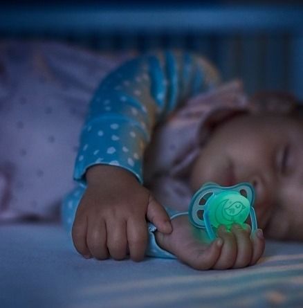 Avent Ultra Air Night Time Glow In Dark Starry Sky/Sleepy Bear Soother (0-6 Month) Twin Pack ...