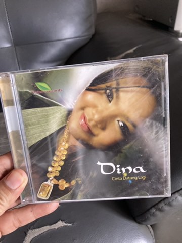 Cd nina new seal, Hobbies & Toys, Music & Media, CDs & DVDs on Carousell