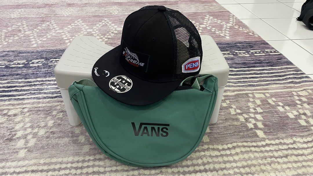 COMBO menarik!!! G-shock extreme cap with green vans sling beg, Men's ...