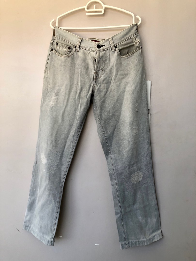 Guess Ripped Jeans, Women's Fashion, Bottoms, Jeans on Carousell