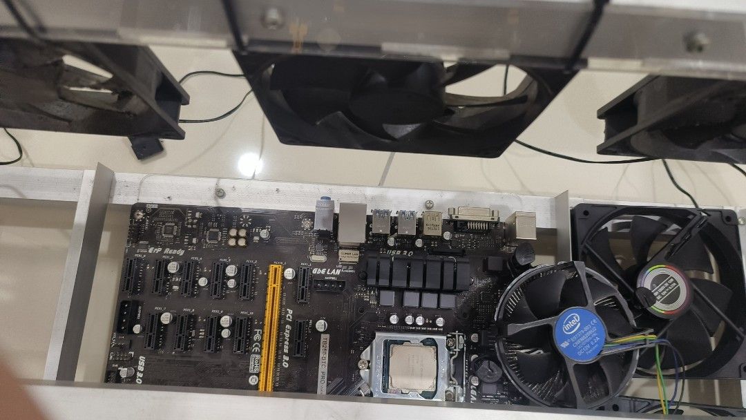 Mining Rig Full Set, Computers & Tech, Desktops on Carousell