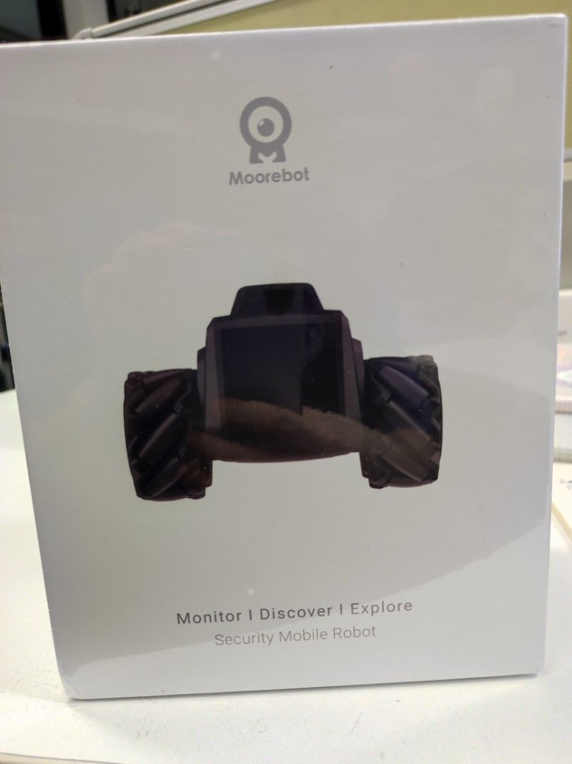 Moorebot Scout mobile robot toy with smart camera powered by AI ...