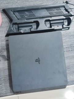 Ps2 slim dented with faulty controller, Video Gaming, Video Game ...