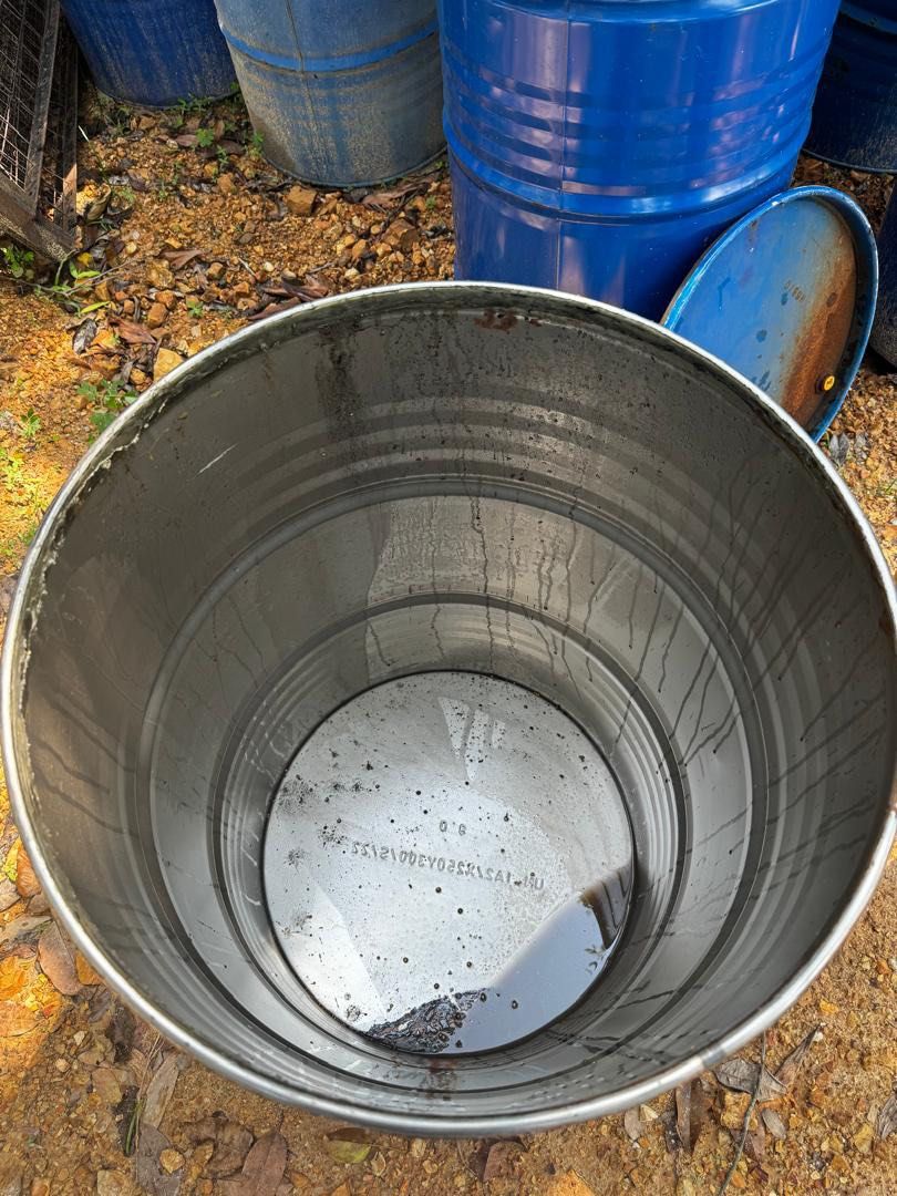 TONG BESI BIRU/TONG DRUM/TONG BBQ/200L, Furniture & Home Living ...