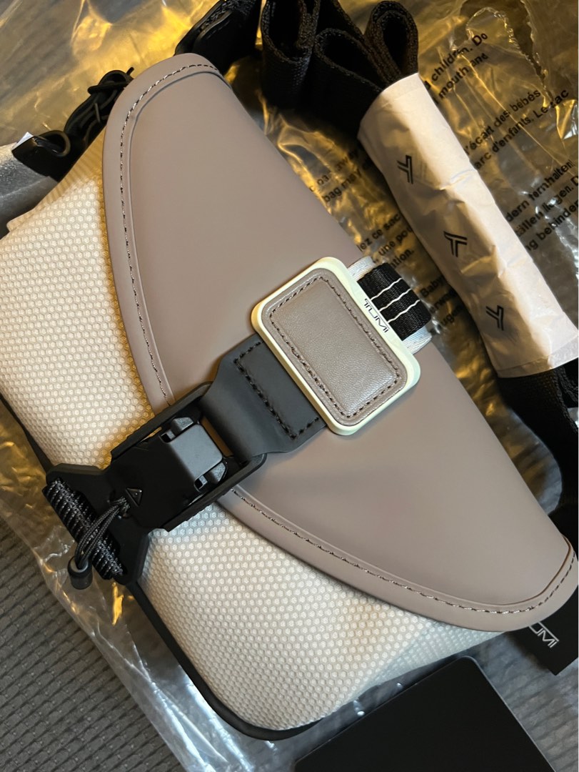 Tumi ALPHA BRAVO COMPASS CROSSBODY, Luxury, Bags & Wallets on Carousell