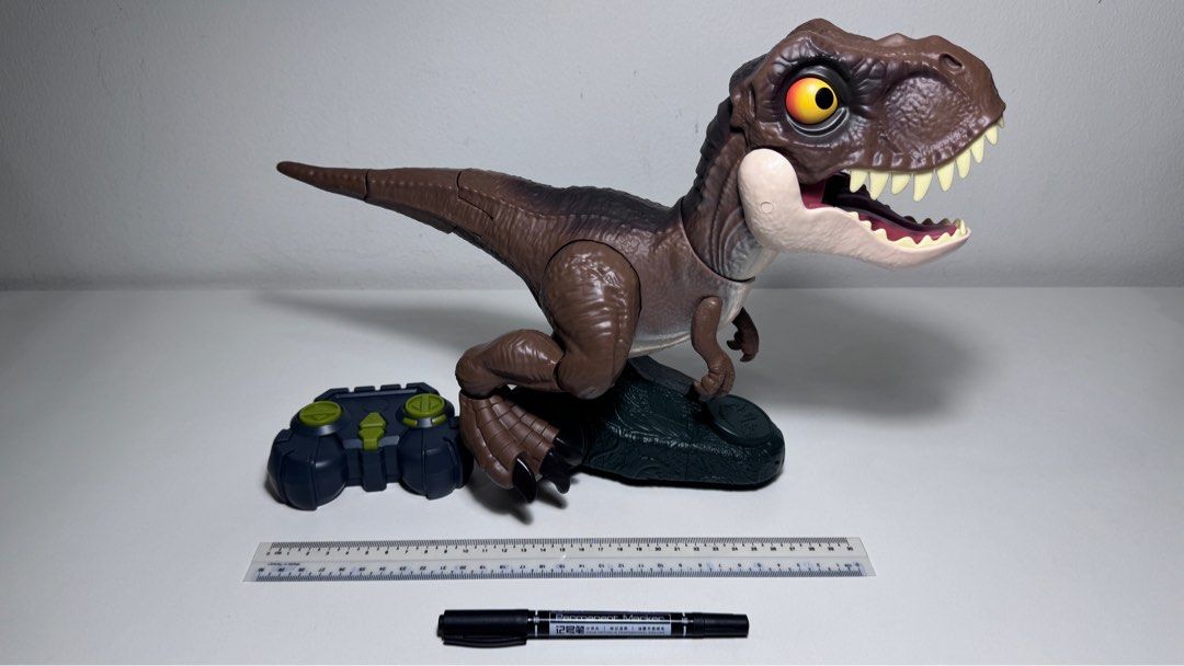 Brand New Jurassic World Remote Control Trex Tyrannosaurus T-Rex Roarin ...