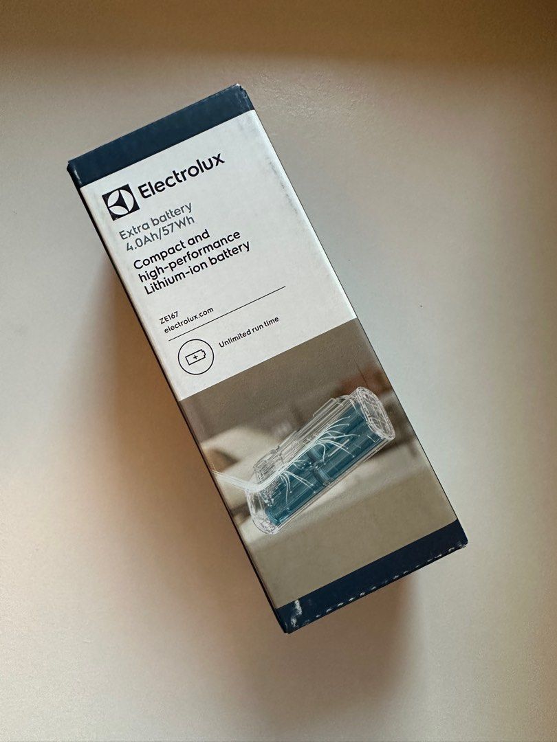 Electrolux ZE167 可更換式鋰電池 (EFP71512 吸麈機配件), 家庭電器, 吸塵機 ＆ 家居清潔電器 - Carousell