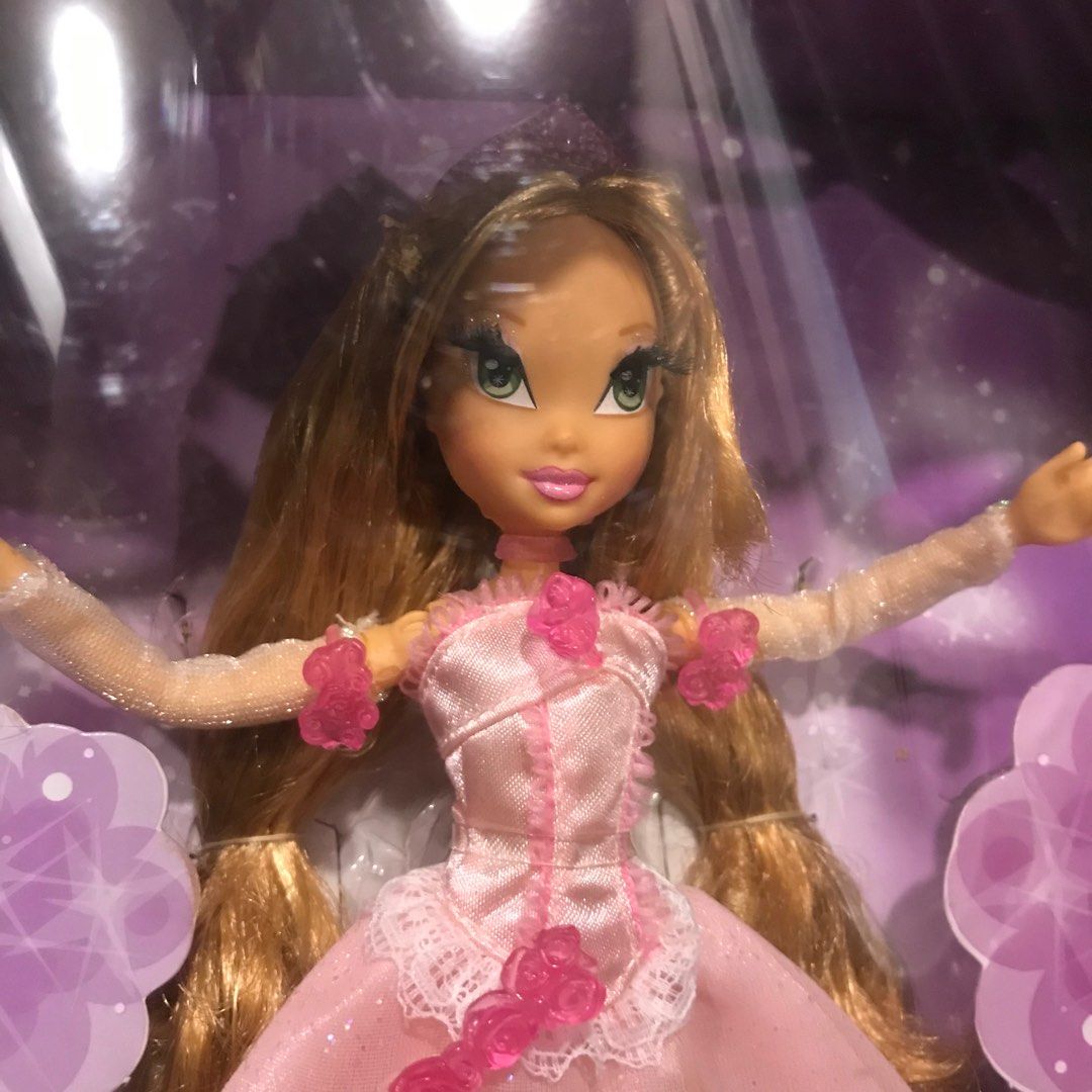 Y2K Flora Winx Club - Regal Lights / Millennium 2008 Collectible Mattel ...