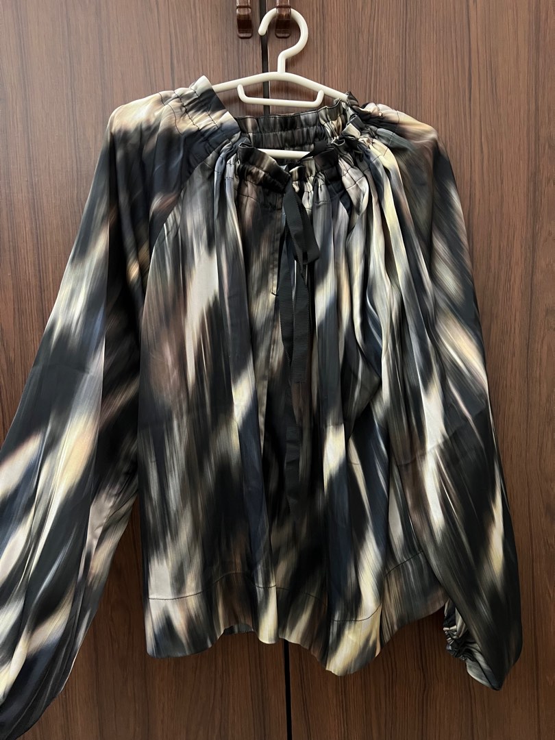 H&M Balloon Sleveed Satin Blouse, Women's Fashion, Tops, Blouses on ...