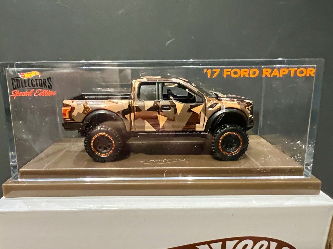 Hot Wheels RLC Collector Edition 17 Ford Raptor F150 Camo, 興趣及遊戲, 收藏品及 ...